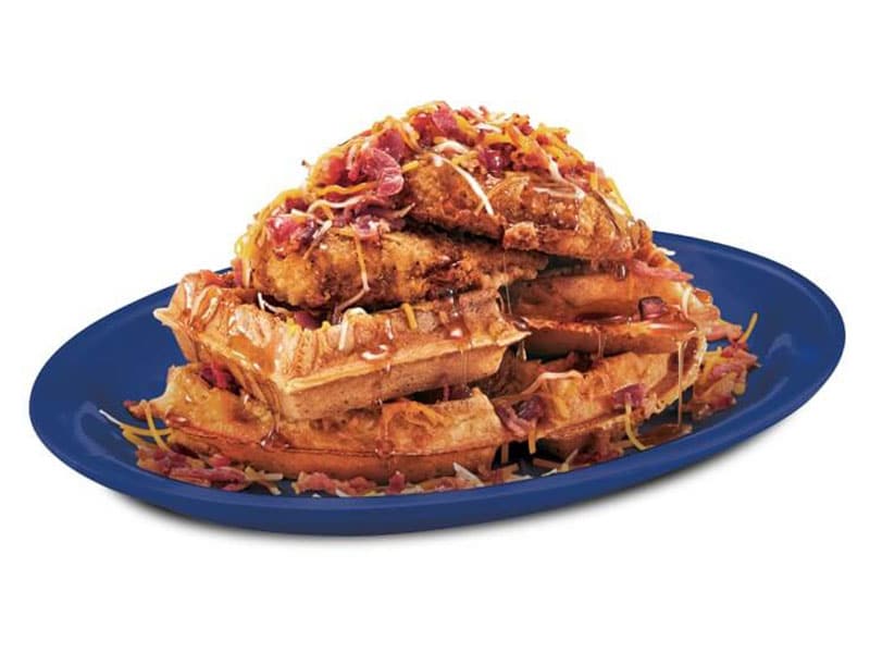 Chicken & Bacon Cheddar Waffle | IHOP México